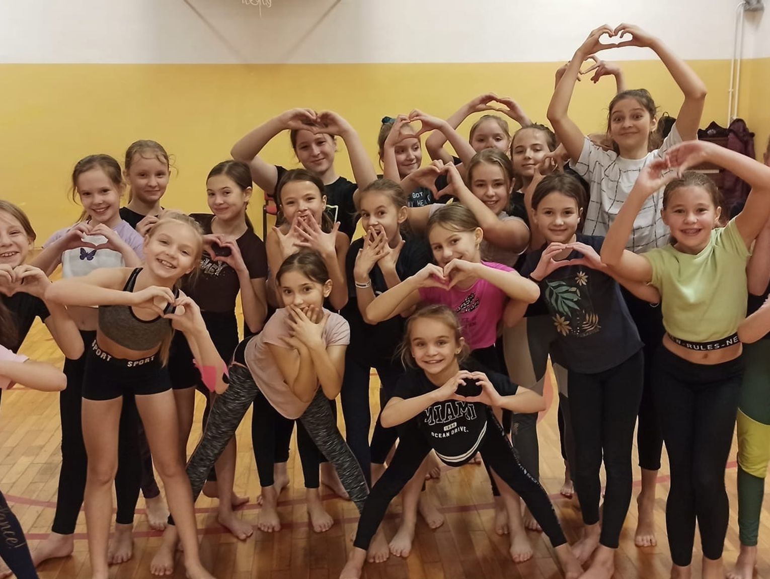 Taniec to ich żywioł. Tancerki Freak Dance Academy na fali