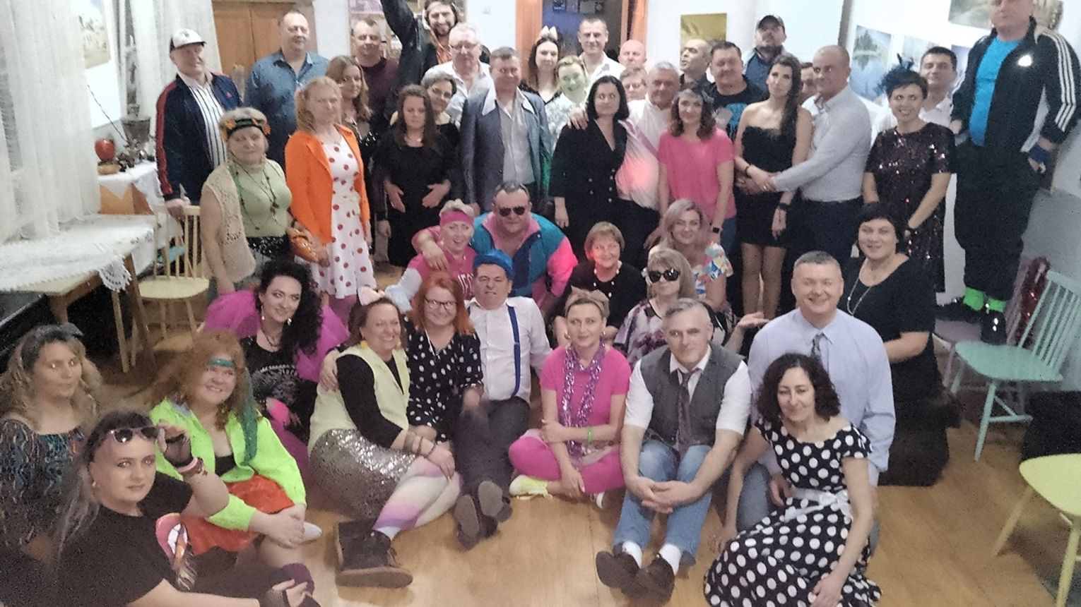 Ostatki w stylu PRL w Stowarzyszeniu Miłośników Świerż i Ziemi Świerżowskiej